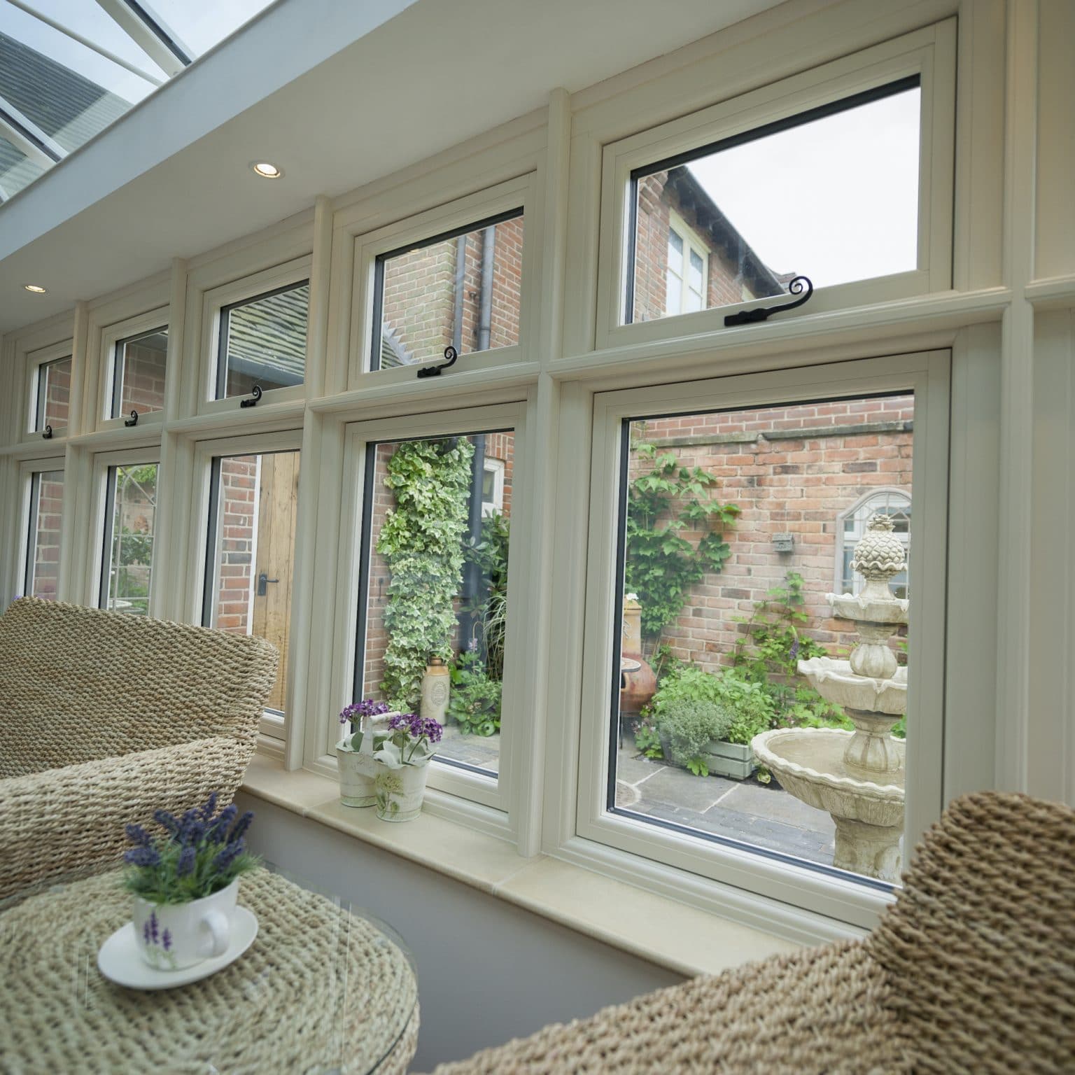 Residence 9 timber-look windows - aluhomes LImited